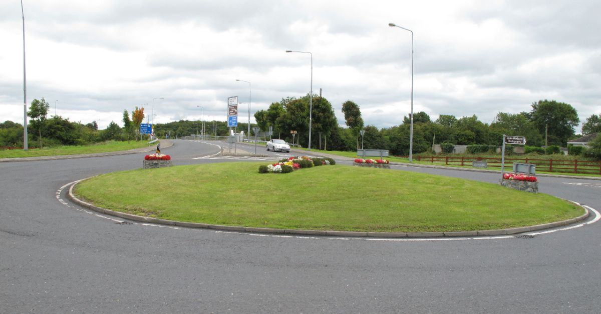 Ireland Driving Tips: The Do's & Don't of Irish Roads