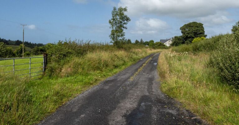 Ireland Driving Tips: The Do's & Don't of Irish Roads